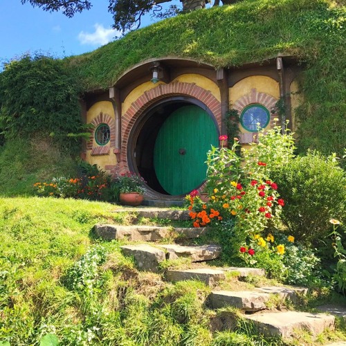 Stream THE HOBBIT - Old Friends by møøø | Listen online for free on ...