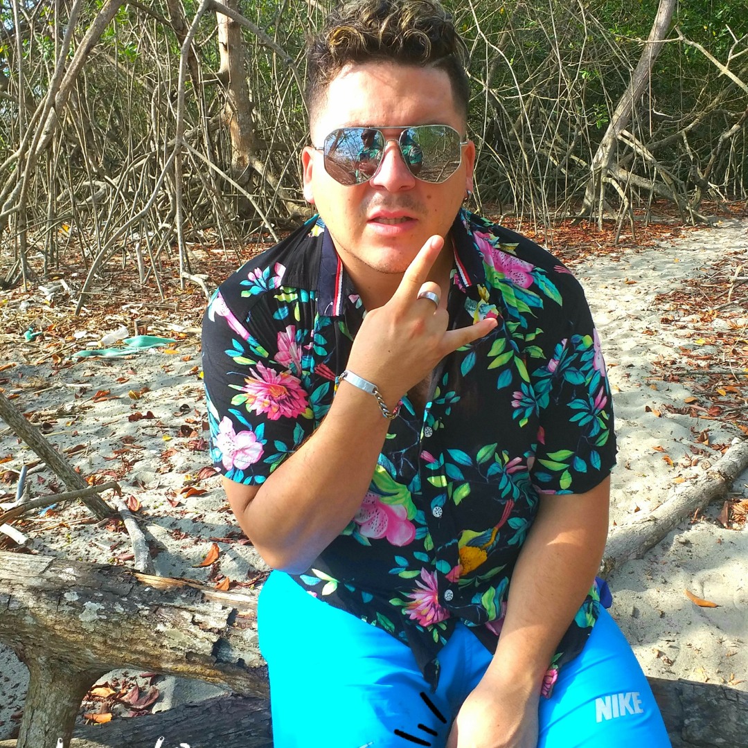 Stream Mi Favorita-LyonFlow by Lyon Flow | Listen online for free on SoundCloud