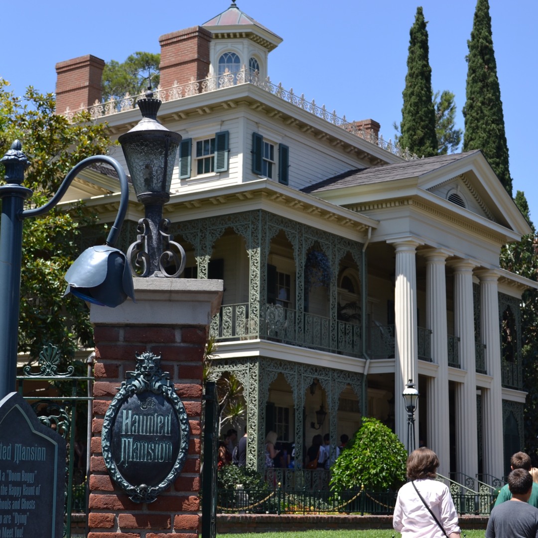 Stream Interview with Disney's Haunted Mansion Tom Fitzgerald by Mona ...