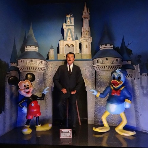 Stream La naissance de l'univers Disney et de Mickey par Prune, Emma ...