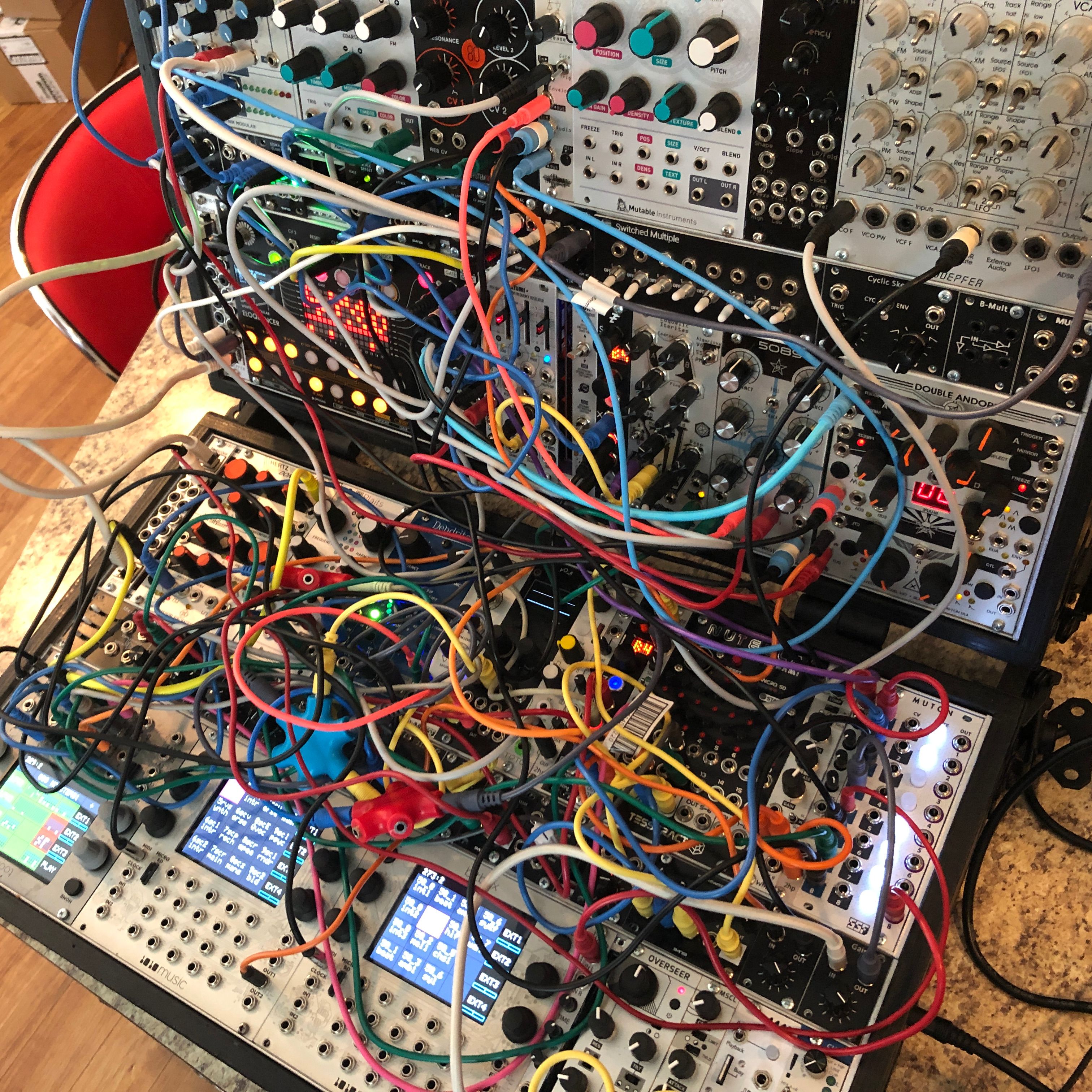 30-minutes of dropping modular techno on the room : r/modular