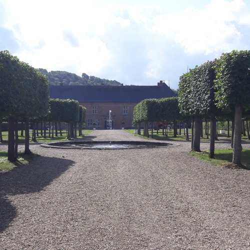 Stream Kasteel Freyr in Waulsort (Belgie augustus 2019) by Diamond ...