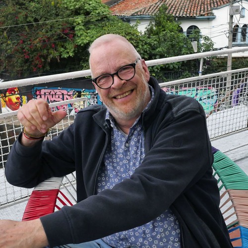 Stream episode Mit Nikolaus Wyss in Bogotá by Gespräche - Interviews ...