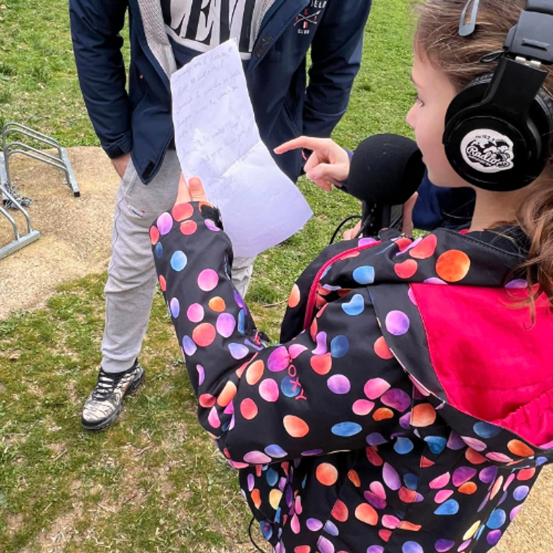 Stream Micro-trottoir Parents et enfants sur le centre de loisirs des 4 ...