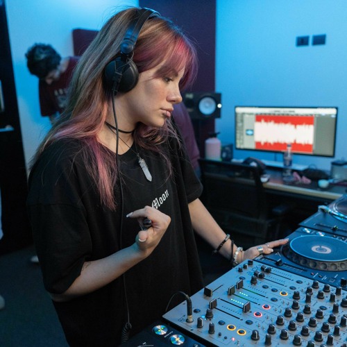 Stream Bala Studio Guest Sessions #8 - Soraya by Bala Studio | Listen ...