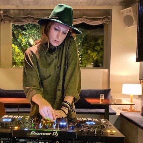 Stream Luzi Bombón DJ Set 18-02-2023 by Lidia De Nova | Listen online ...