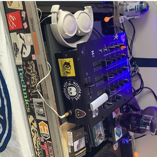 Stream Noel 2020 Ca Va Taper Du Pied #COUVRE-FEU by CQriT xaV | Listen ...