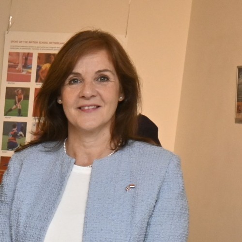 Stream 2024 - 10 - 19 Ambassadeur Joanna Roper Engeland Expositie ...