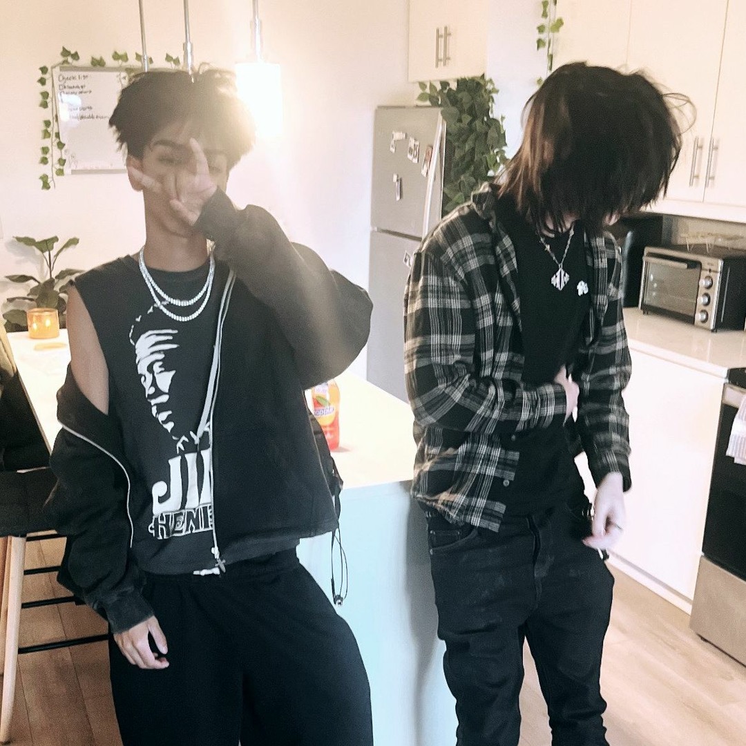 Stream Gunnr - Starsout (feat. Yung Fazo) by gunnr | Listen online for ...