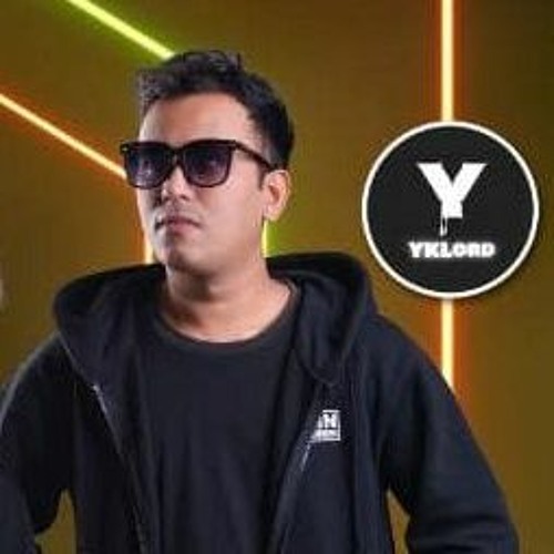 Stream ဒေါင်းယာဉ်ပျံမှာရေးတဲ့စာ - YKLord (Vina Mashup) by Ye Ko Ko 1 | Listen online for free on ...