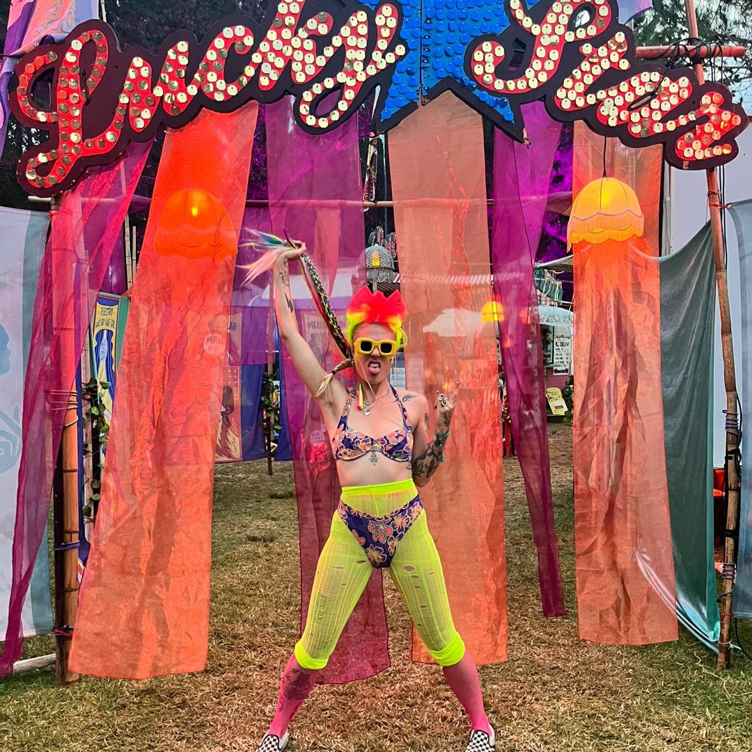 Stream Shipwrecked Music and Arts Festival 2024 | The Patsy Skeet Experience | Lucky Star 5.30pm ...