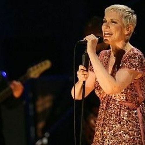 Stream Annie Lennox on BBC One Sessions 2009 Full Concert by HuffNSD | Listen online for free on ...