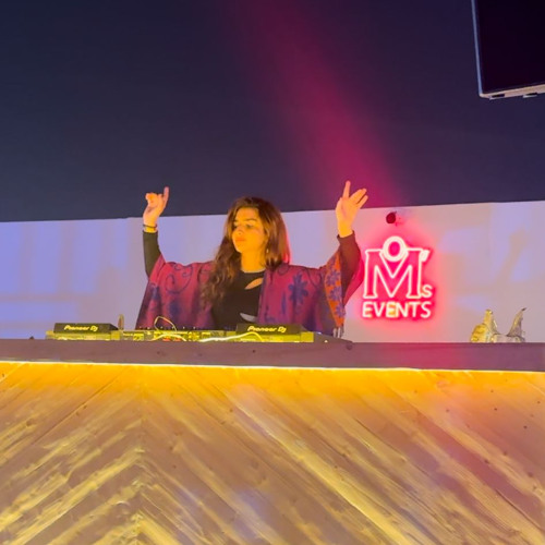Stream Fernanda Pistelli Opening Set - 06/12/24 by Zee | Listen online ...
