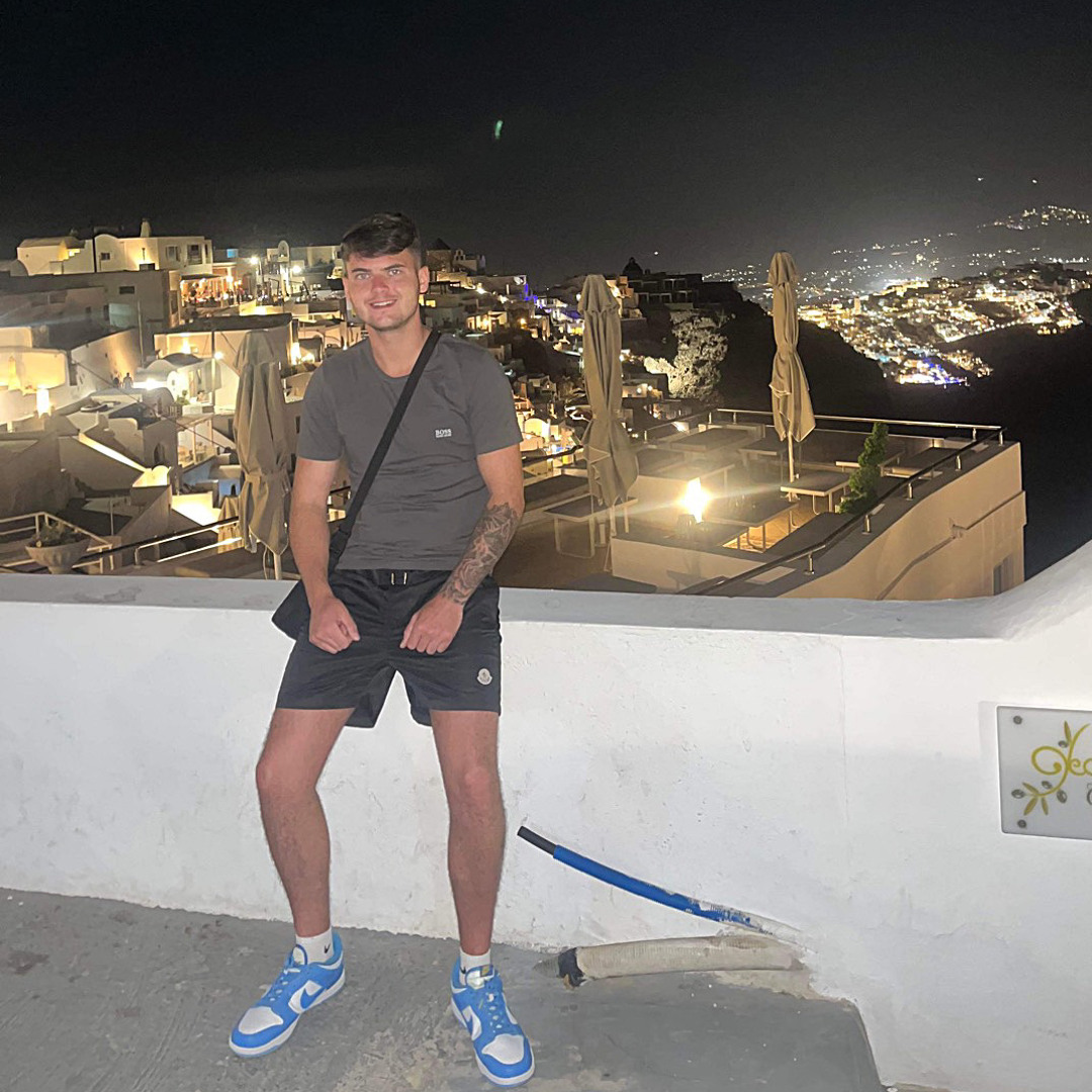 Listen to Destination Calabria by liamshankland in 🔥Amok på treadmill ...