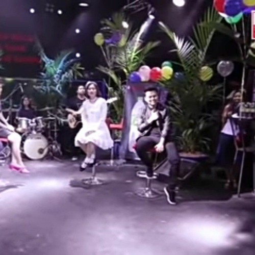 Stream ဖြိုးပြည့်စုံ Phyo Pyae Sone - A Chit Net Pa Dain Nyin.mp3 by ...