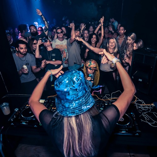 Stream MOLLYWATER ALLEYCVT SET by MOLLYWATER | Listen online for free ...