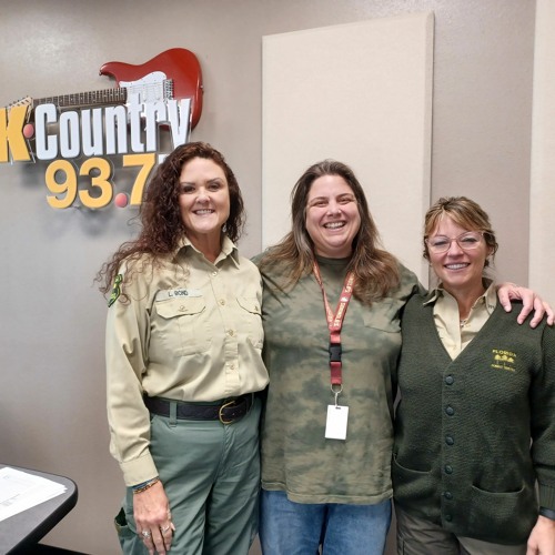 Stream Ludie Bond and Melanie Banton with the Florida Forestry Service ...