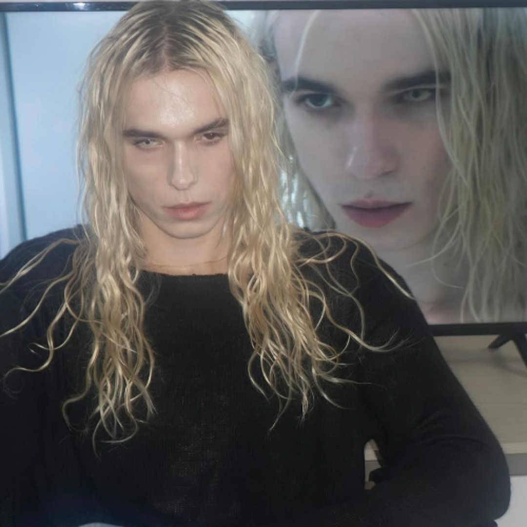 Stream 2hollis - Flash (Devault Remix) by DEVAULT | Listen online for ...