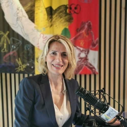 Stream Les Essentiels Du Management - Sabine Baer - Le Rire Du 23 Au 29 ... Stream Les Essentiels Du Management - Sabine Baer - Le Rire Du 23 Au 29 ...