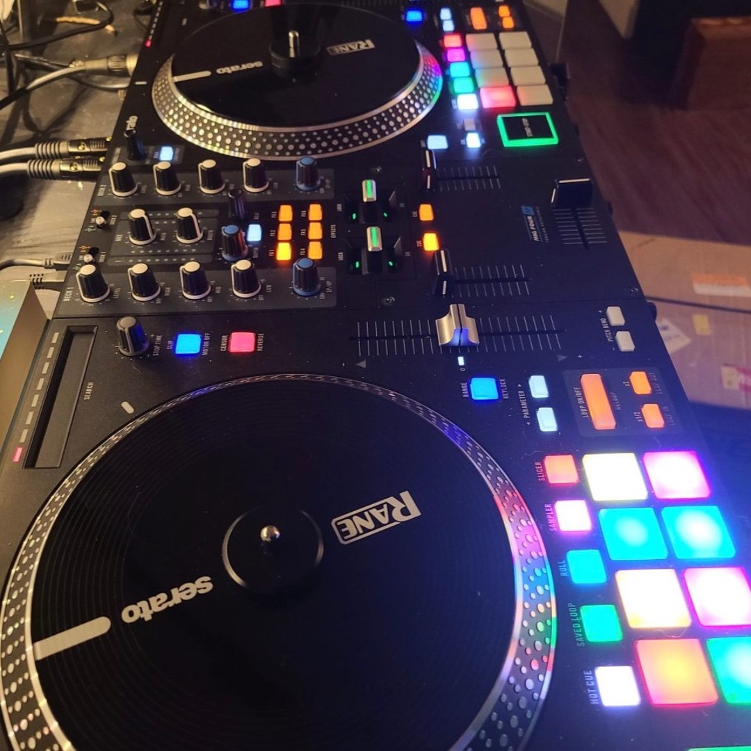 Stream THROWBACK THURSDAY LUNCH BREAK MIX - DJ LOU SINCE 82 - APRIL ...