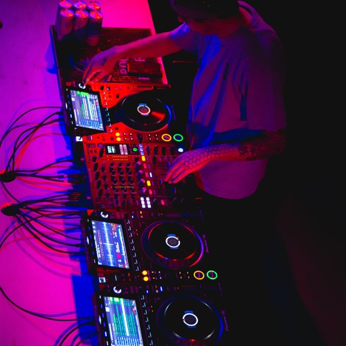 Stream Tevvez - Legend (Rio Sky RVRS Bass Edit) by Rio Sky | Listen ...