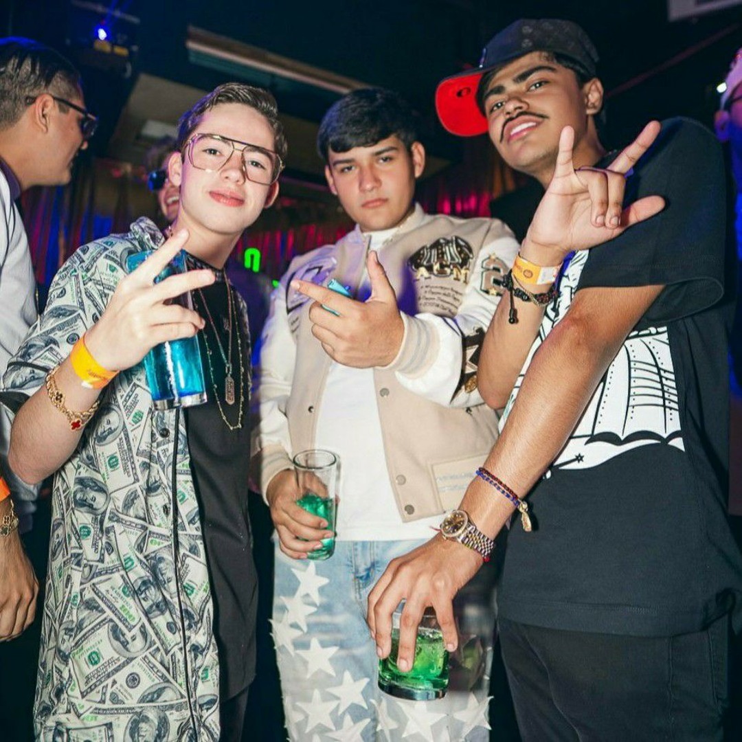 Stream Van Cleef - Victor mendivil x Kevin AMF by 🐊 | Listen online for ...