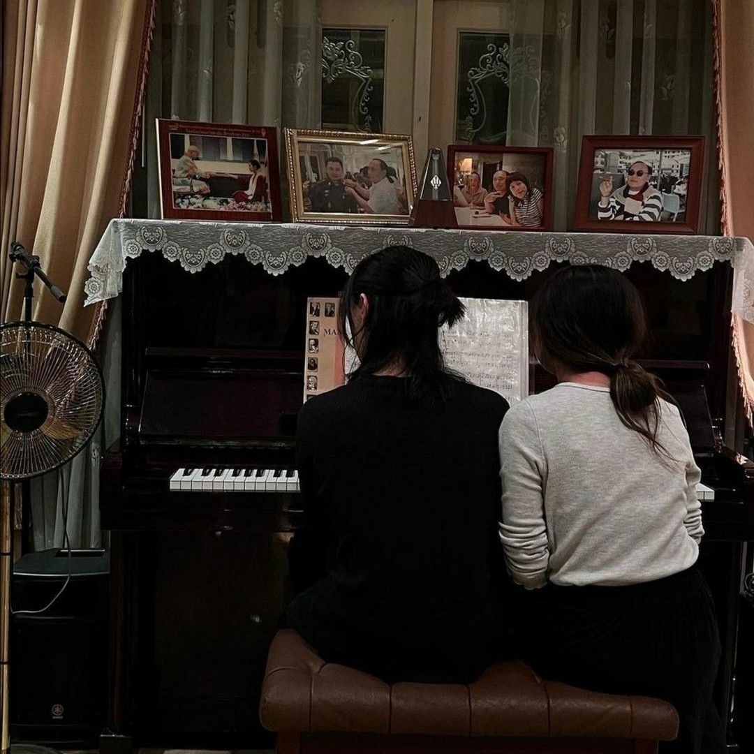 Listen to music albums featuring keshi - UNDERSTAND (piano version ...