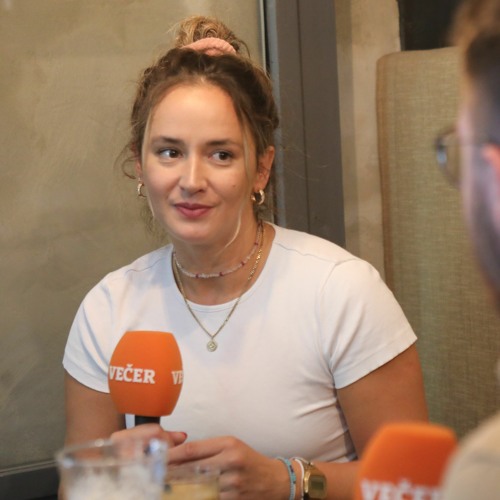Stream episode Grema na kafe z Moniko Potokar by Večer podkast podcast ...