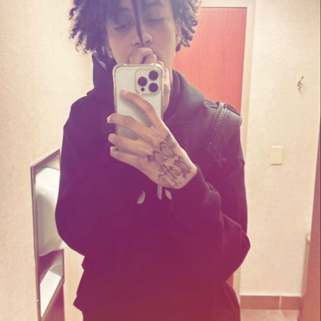 Stream SLUMP6S - feelin (SNIPPET) by ☆16 | Listen online for free on ...