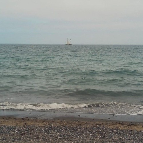 Stream I'm between - Gracie abrams (cover) by Celia | Listen online for ...