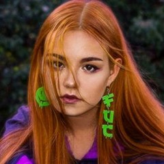 Lisa Raven's Instagram, Twitter & Facebook on IDCrawl