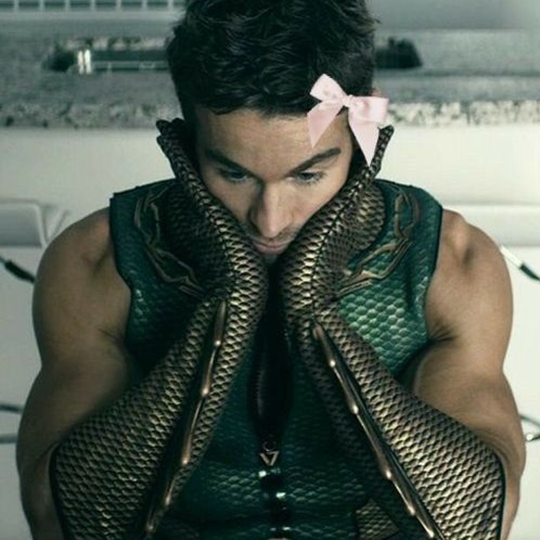 Stream hey thats my shoulder - Deep The boys by Déjà vu | Listen online ...