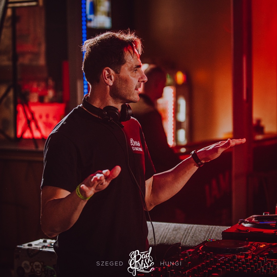 Stream ROBERT SIMON - LIVE@WARM UP SET, BADGIRLS, Hungi, Szeged 2023.10 ...