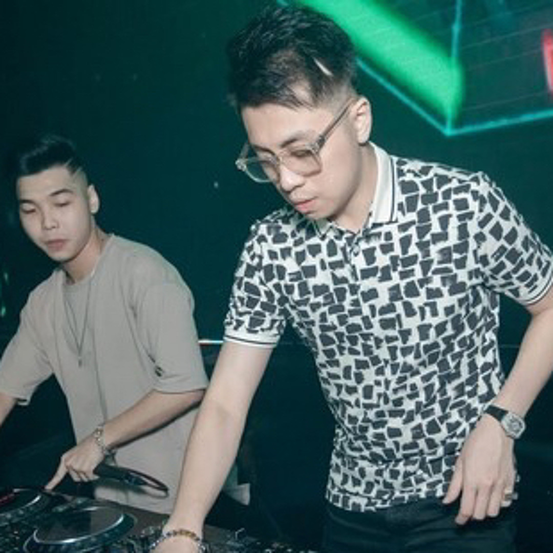 Stream Em mặc áo mới chắc giờ Ấy | Listen to Những Lời Dối Gian DJ Thái Hoàng Remix HOÀNG THÁI ...