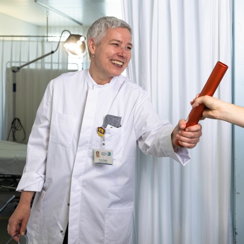 Stream Dr. med. Sabine Thomke, Chefärztin Notfallmedizin by ...