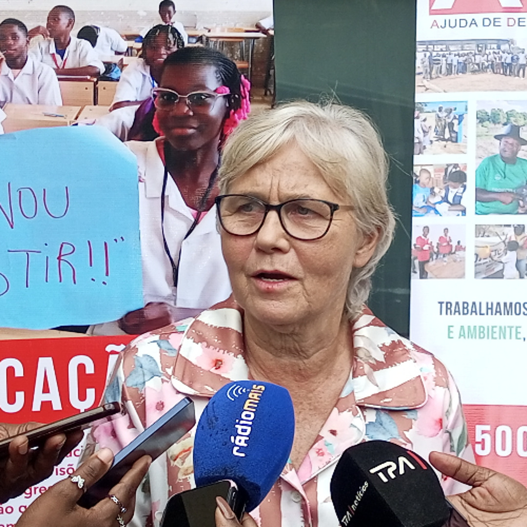 Stream ENTREVISTA COMPLETA DA PCA DA ADPP ANGOLA SOBRE O LANÇAMENTO DO ...