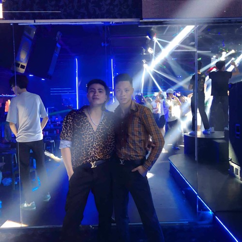 Stream Nhạc Phòng Bay Taiwan Ngày Em Đẹp Nhất FT Gió Ngược Chiều By Hải ...