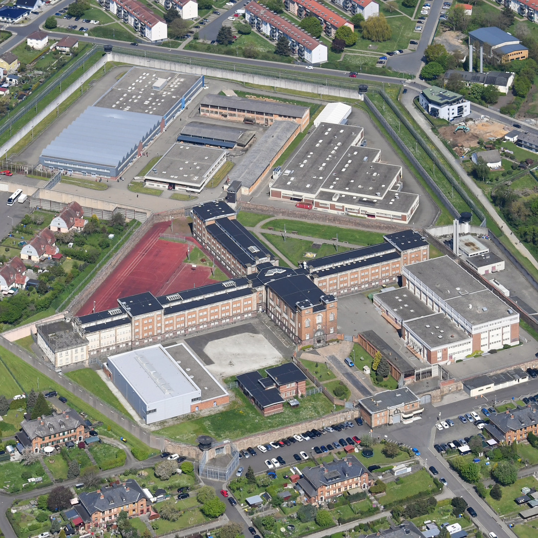 Stream MC WINDHUND - Besuchstag (Cover) by MC WINDHUND | Listen online ...