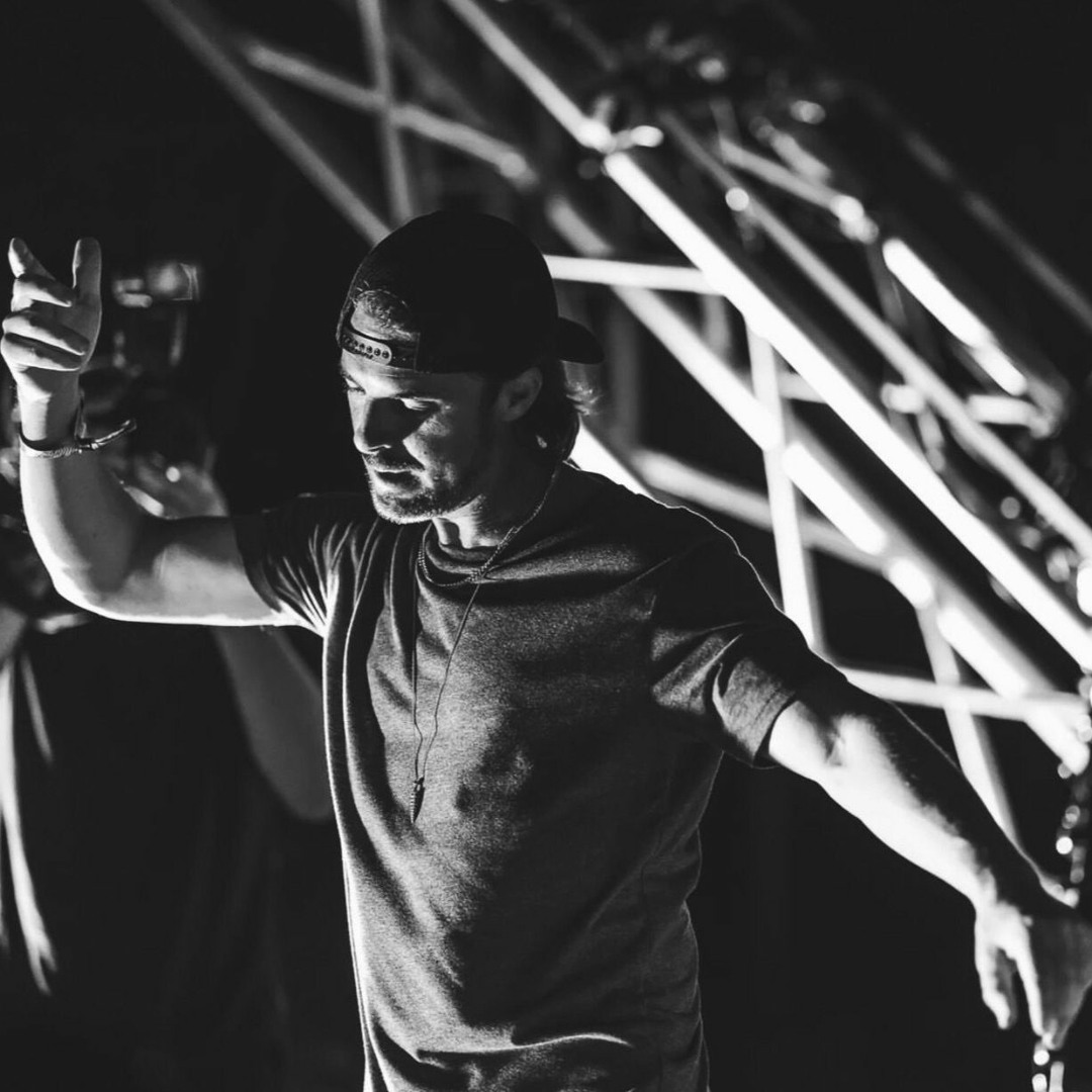 Stream Swedish House Mafia & The Weeknd - Moth To A Flame (Axwell ...
