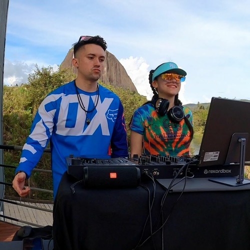 Stream Mavrck & Andi - Live- Guatape House Mix 08072022 by Mavrck ...