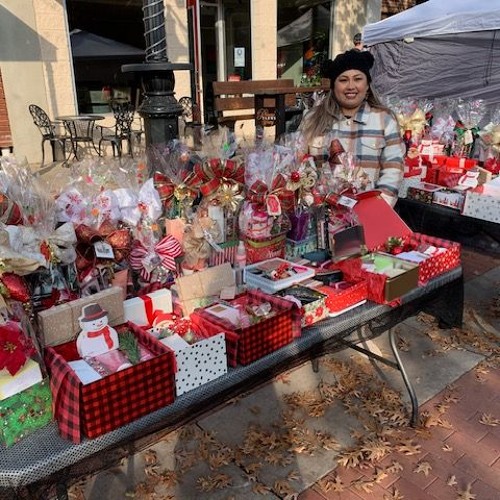Stream DHT# 327 w Enola Gay: Christmas Market on Main, Christmas Wishes ...