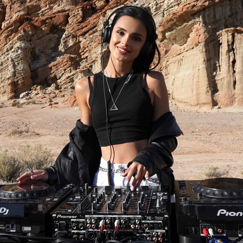 1001Tracklists ⋅ The World's Leading DJ Tracklist/Playlist Database