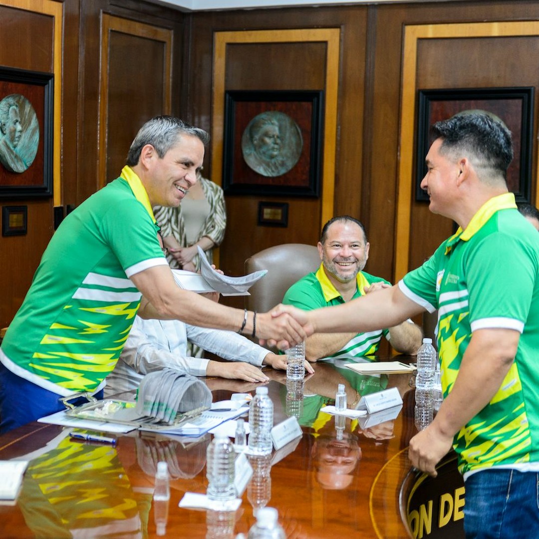 Stream Comentario de Max Cortés: La educación como elemento ...