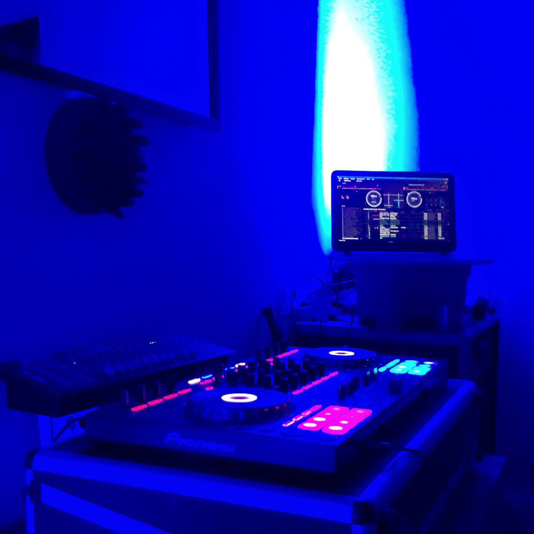 Stream FECAT'JY - Toutouni (MVNDRIX Remix).mp3 by MUSIC SOLEIL ISLAND ...