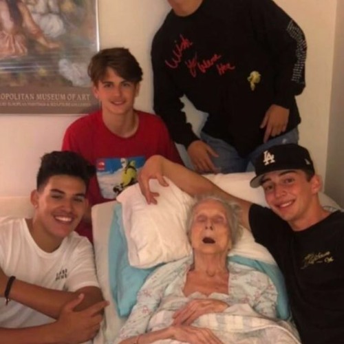 Stream she didn't let me hit for a multitude of reasons by TELEMACHUS ...