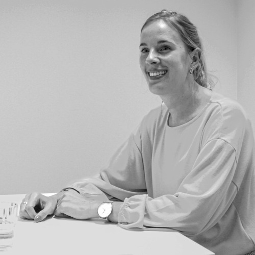 Stream Unieke getuige - Centina Van Dingenen by Laura Pisani | Listen ...