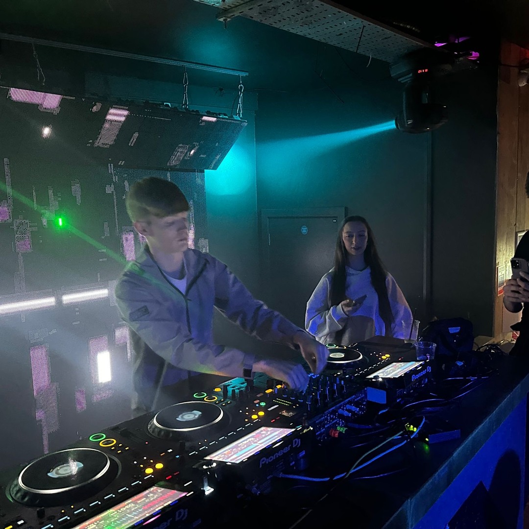 Stream Minimal house mix by Danwildman3101 | Listen online for free on ...