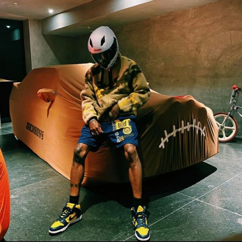 Listen to music albums featuring Rolling Loud Miami 2021 Travis Scott ...