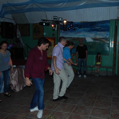 Listen to music albums featuring RETRO BAILABLE MUSIC MIX (ABRIL 2024 ...