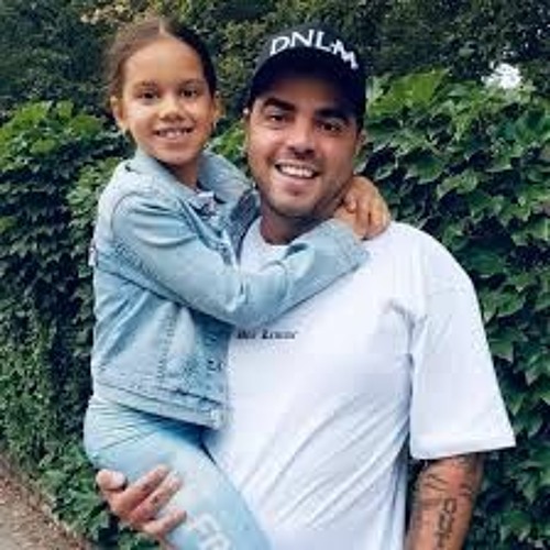 Stream young g beci a legnagyobb kicsit hangosabban plus bass boosted ...